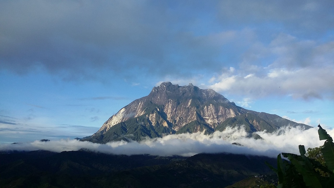Warisan UNESCO, Ini 5 Fakta Gunung Kinabalu Malaysia - MyHaluan